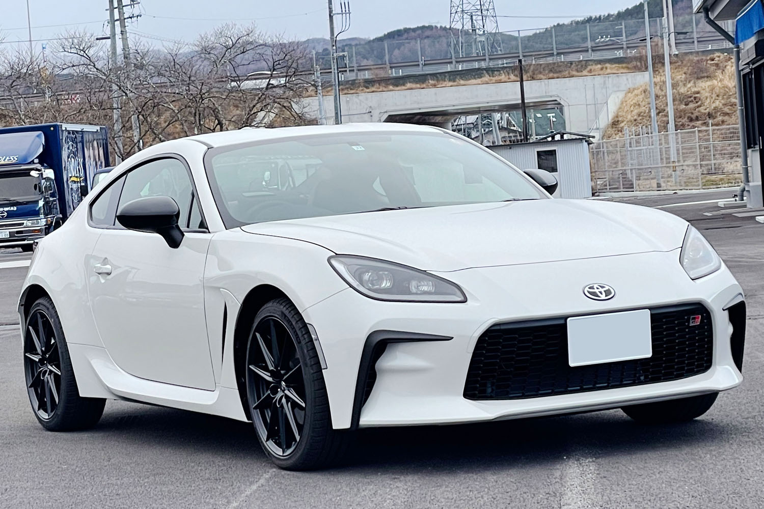 トヨタ「GR86」とスバル「BRZ」を比べてみた！ 「チューニングのベース」「走りのポテンシャル」「コスパ」で比較した結果は？ | ～カスタム ...