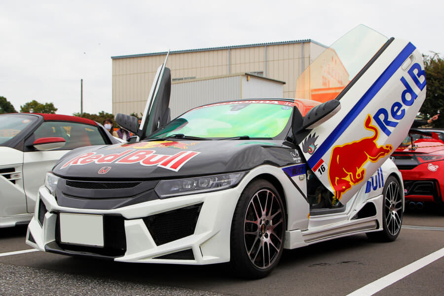 ホンダ「S660」を全身カーボンに！ ドアミラーとリアの一部以外はすべて交換した「なんちゃってタイムアタック」仕様とは | ～カスタム ...