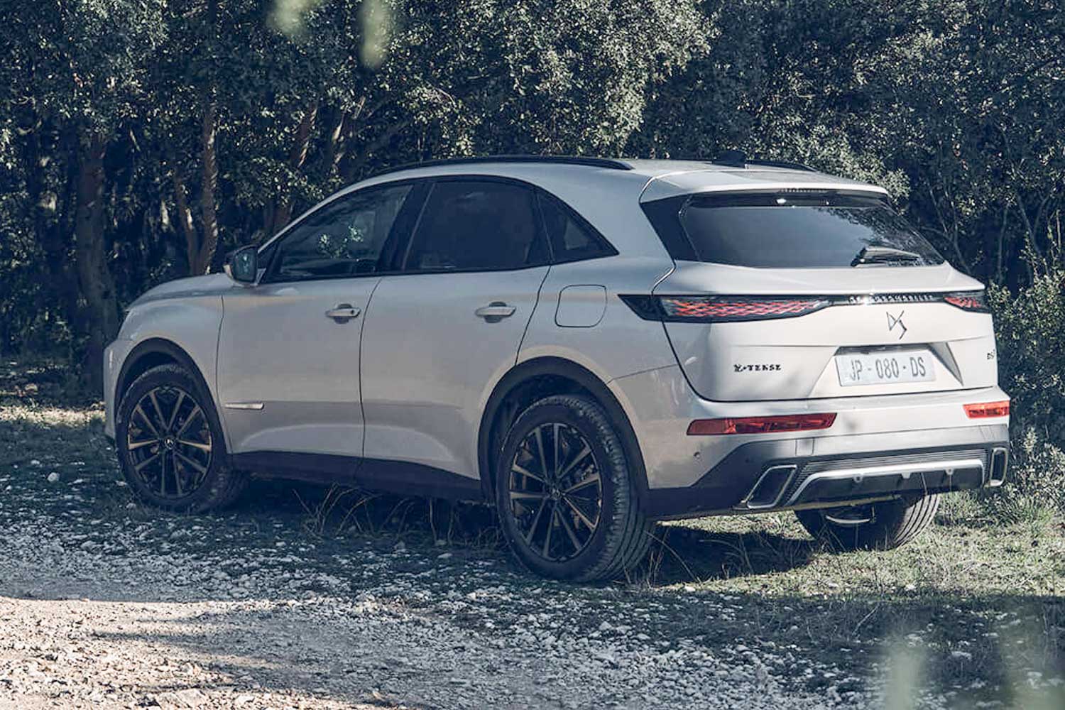 DSブランドの2023年度「コレクションモデル」は「エスプリ・ド・ヴォヤージュ」がテーマ。「DS4」＆「DS7」に限定版として登場します | AUTO MESSE WEB（オートメッセウェブ ...