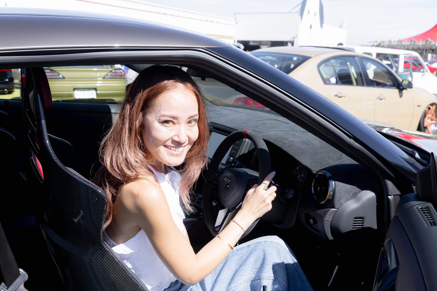 彼女の日産R35「GT-R ニスモ」はニスモ色を敢えて払拭したカスタム！ GT-Rを2台所有するほど気に入っている理由とは？…家族全員GT-R ...