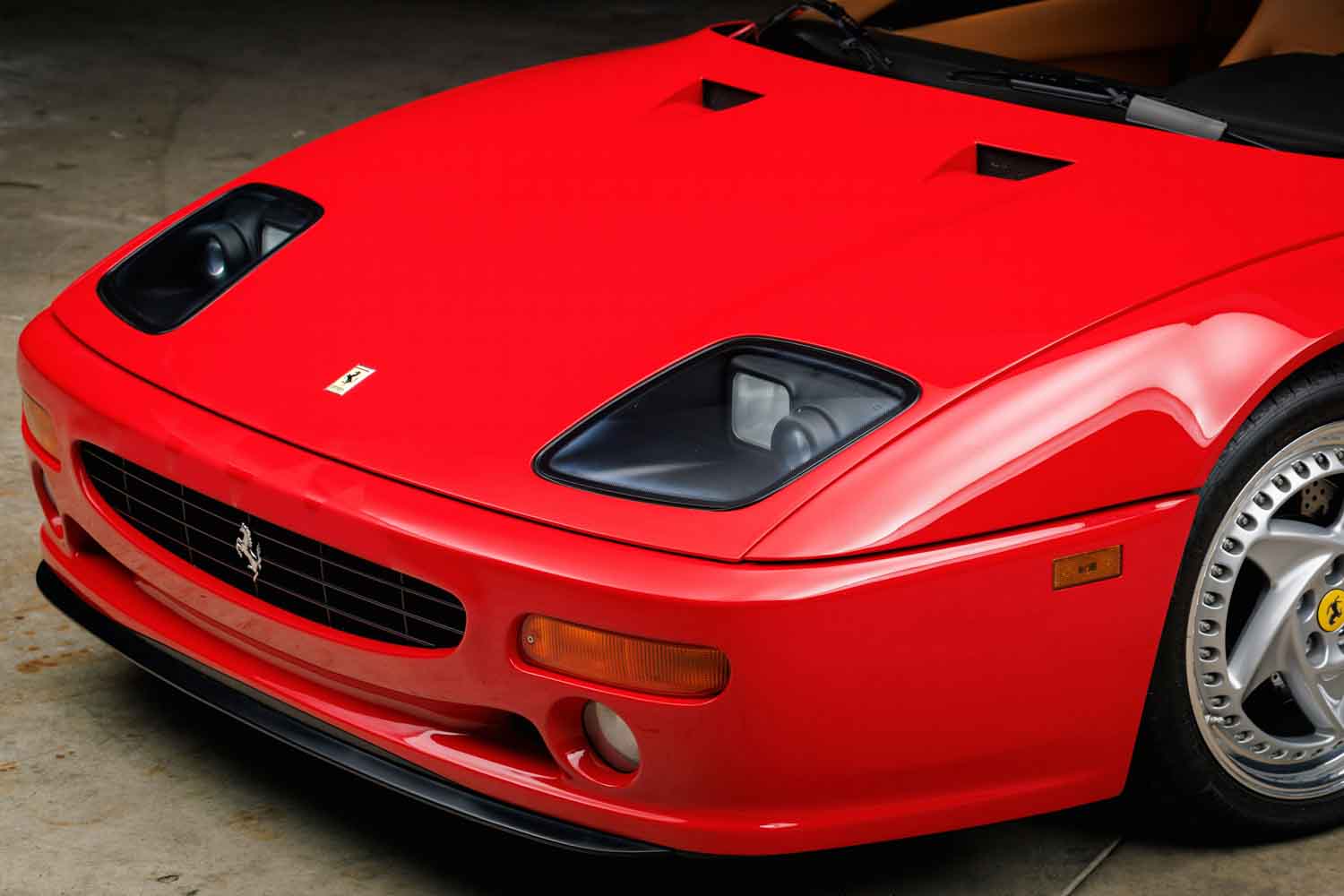 フェラーリ「プロサングエ」で東京ー京都の長距離テスト…まるで「812GT4ルッソ」でした！ 乗用車としての街乗り評価は跳ね馬史上最高 ...