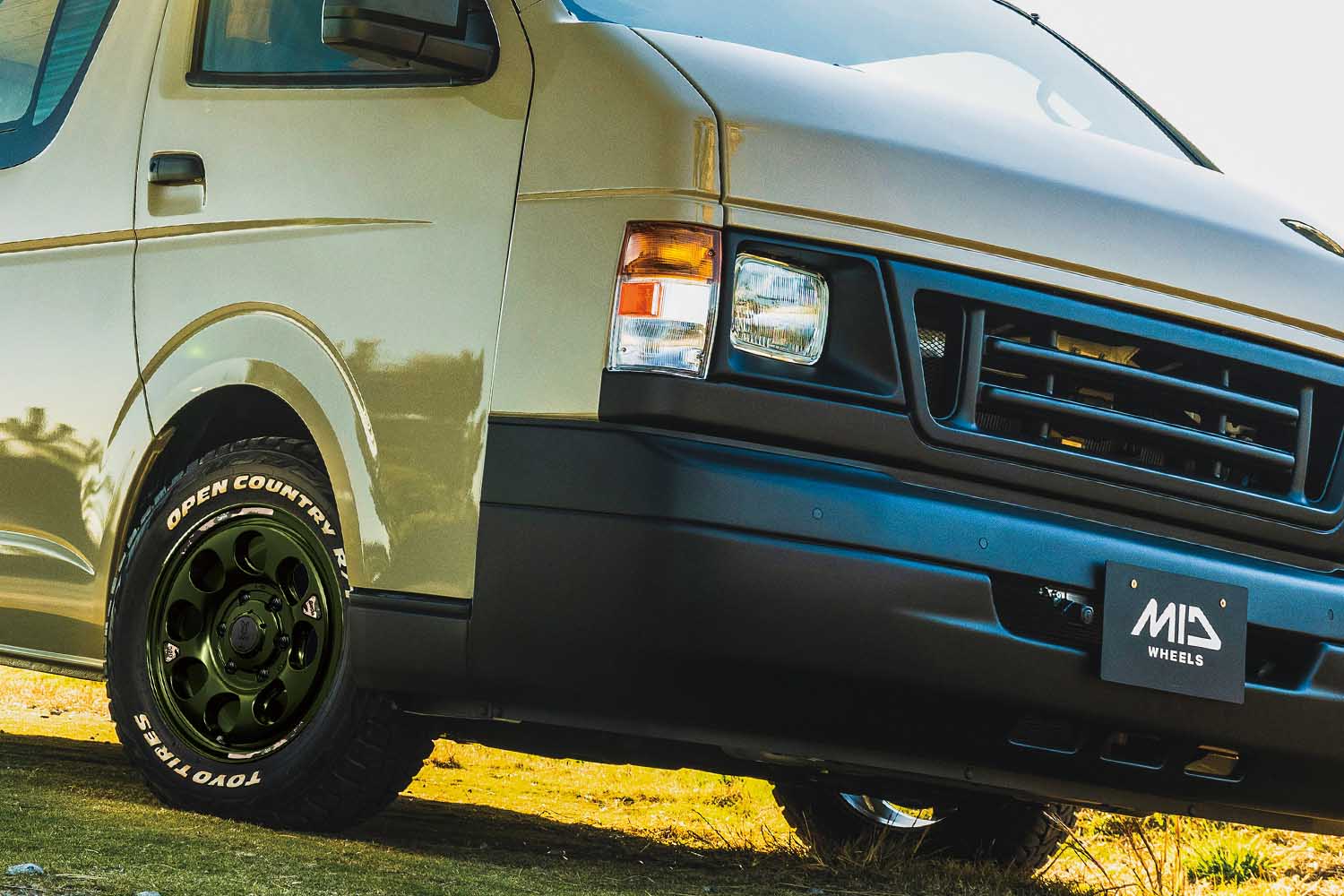 「DoD」と「MID」の最強オシャレコラボで生まれた「ウシャリン」は3色展開！ トヨタ「ハイエース」との相性バッチリのホイールに注目です〈PR ...