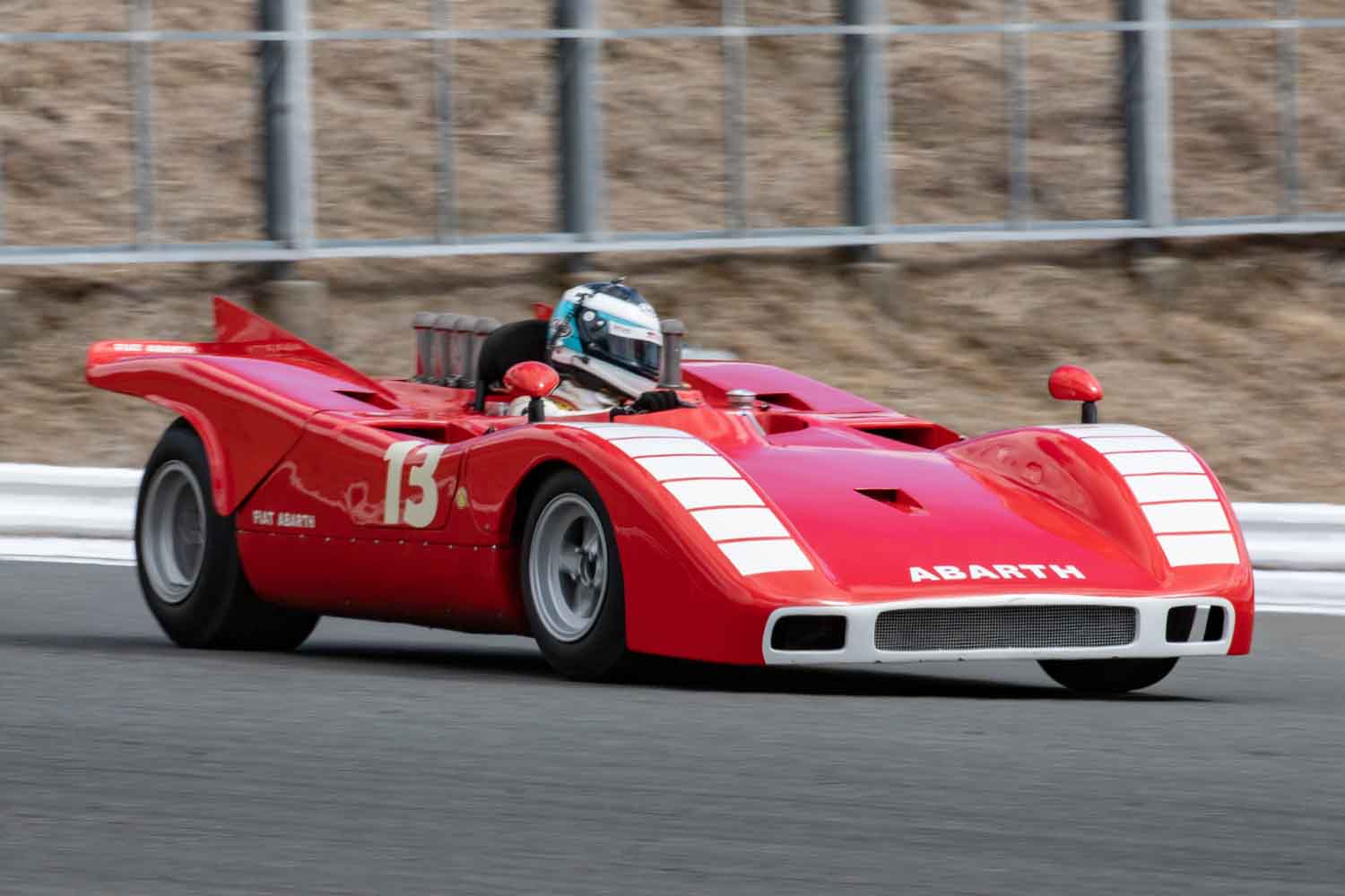 日本初上陸の幻のアバルト「3000SP」！レジェンドドライバー関谷正徳が富士スピードウェイでシェイクダウン | AUTO MESSE WEB ...