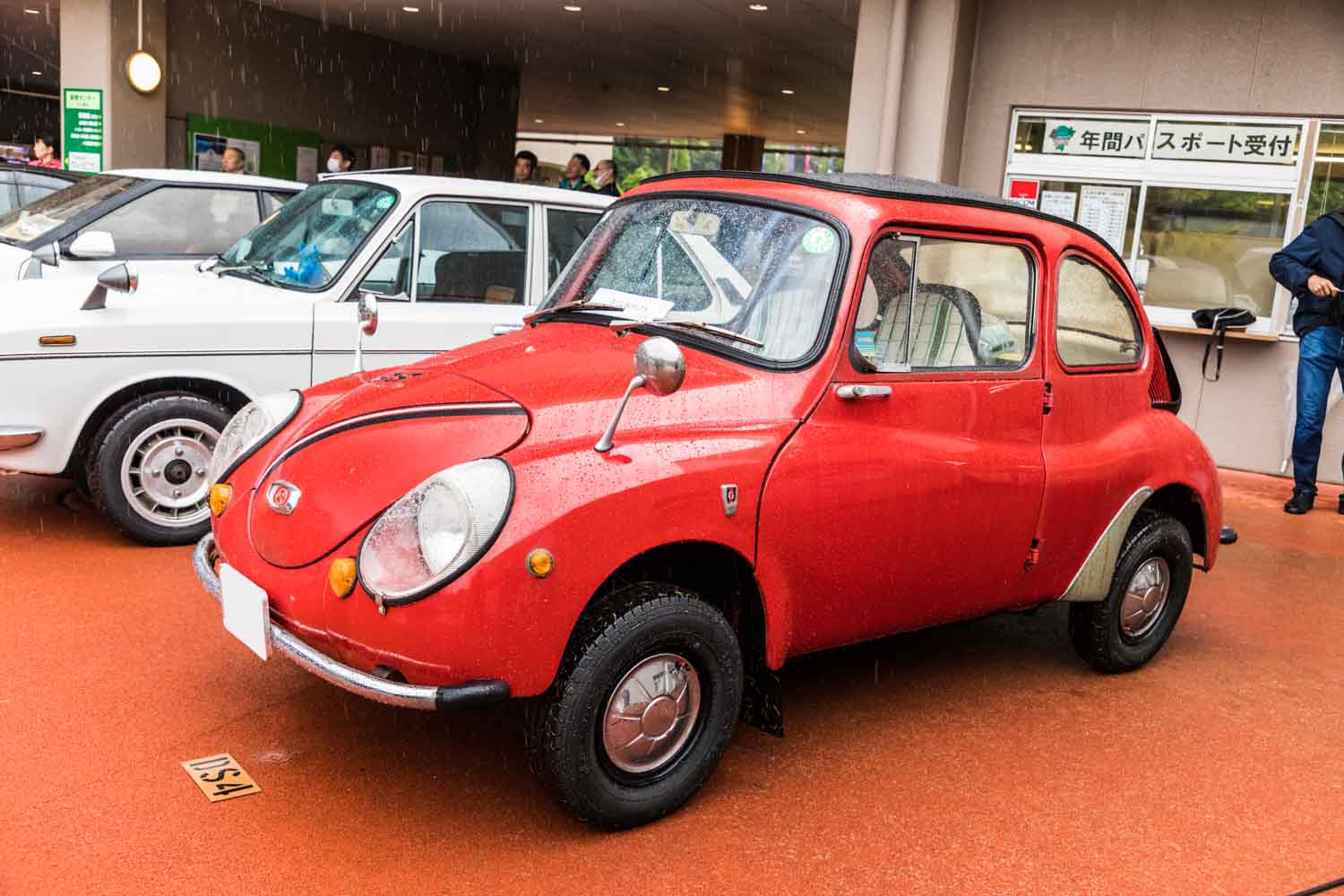 スバル360「ヤングSS」のシングルキャブ仕様？盗難されていた専用パーツをドナーから移植 | AUTO MESSE WEB（オートメッセウェブ ...